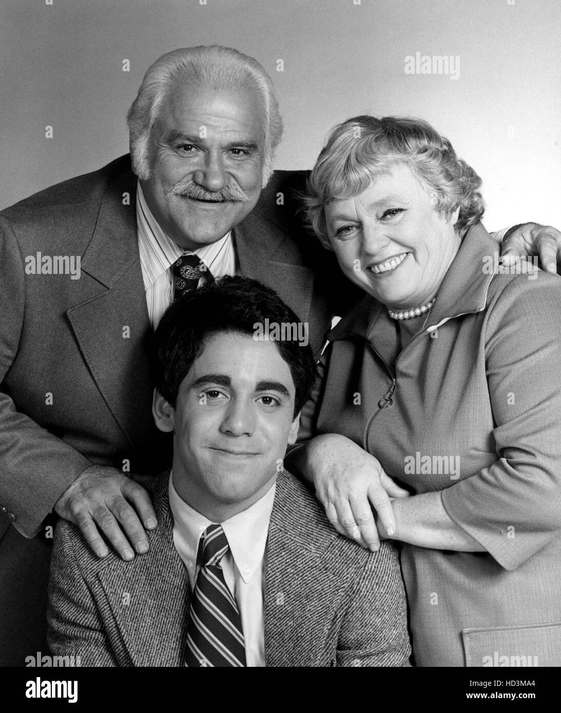 BUSTING LOOSE, Jack Kruschen (upper left), Adam Arkin, Pat Carroll ...