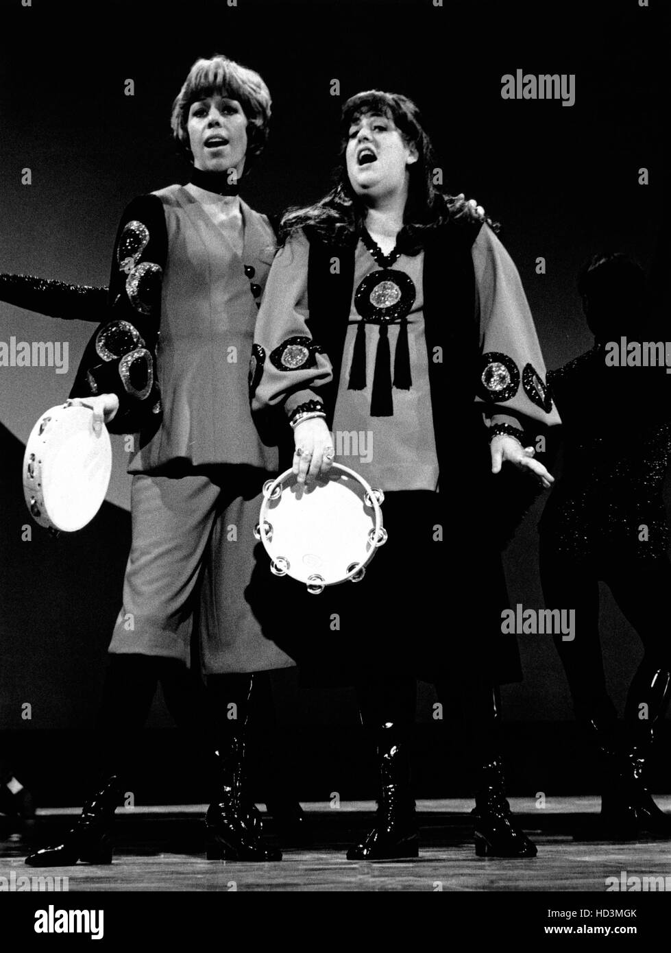 THE CAROL BURNETT SHOW, Carol Burnett, Cass Elliot, (airdate unknown ...