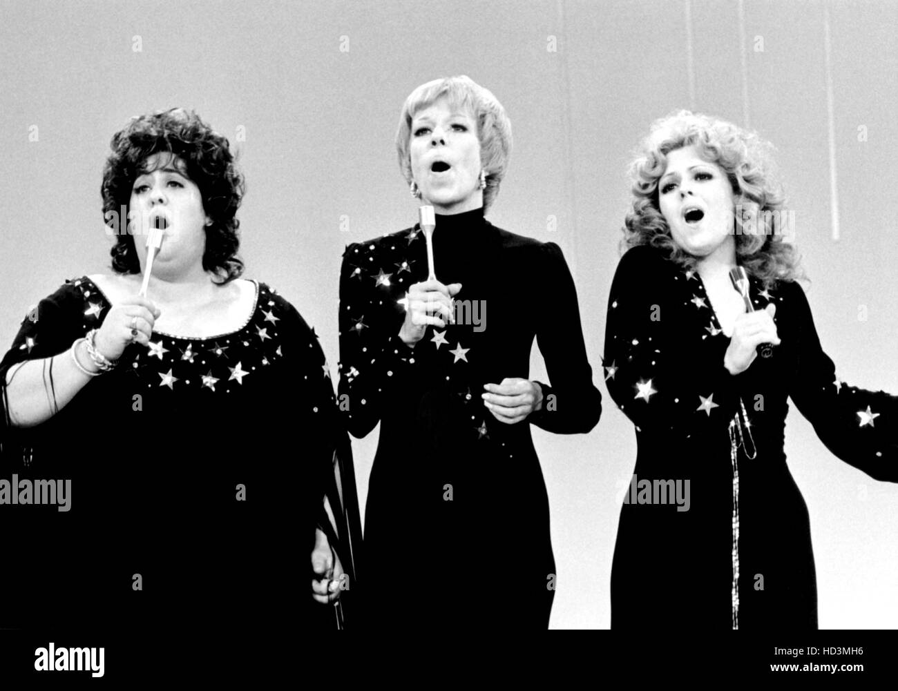 THE CAROL BURNETT SHOW, Cass Elliot, Carol Burnett, Bernadette Peters ...