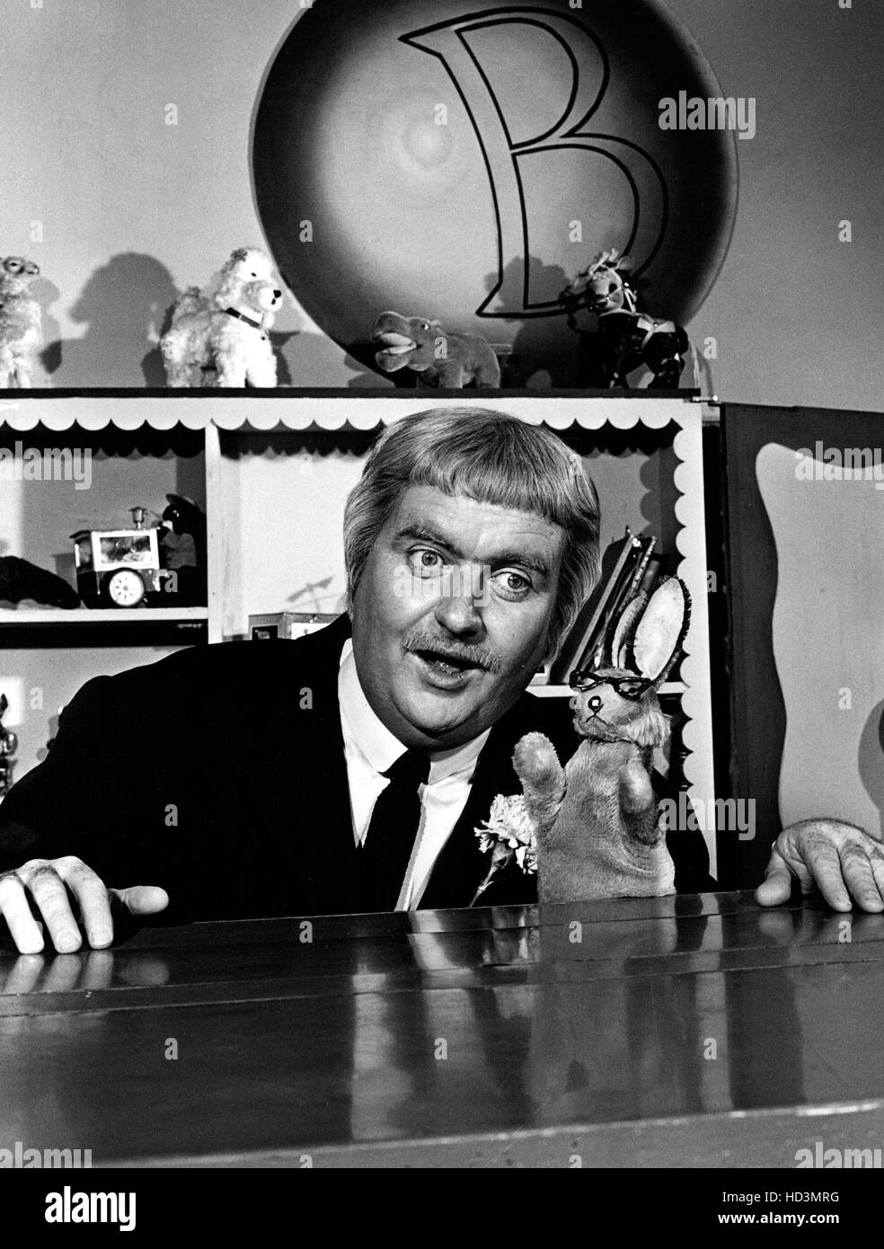 CAPTAIN KANGAROO, Bob Keeshan, Bunny Rabbit, 1955-1984 Stock Photo - Alamy