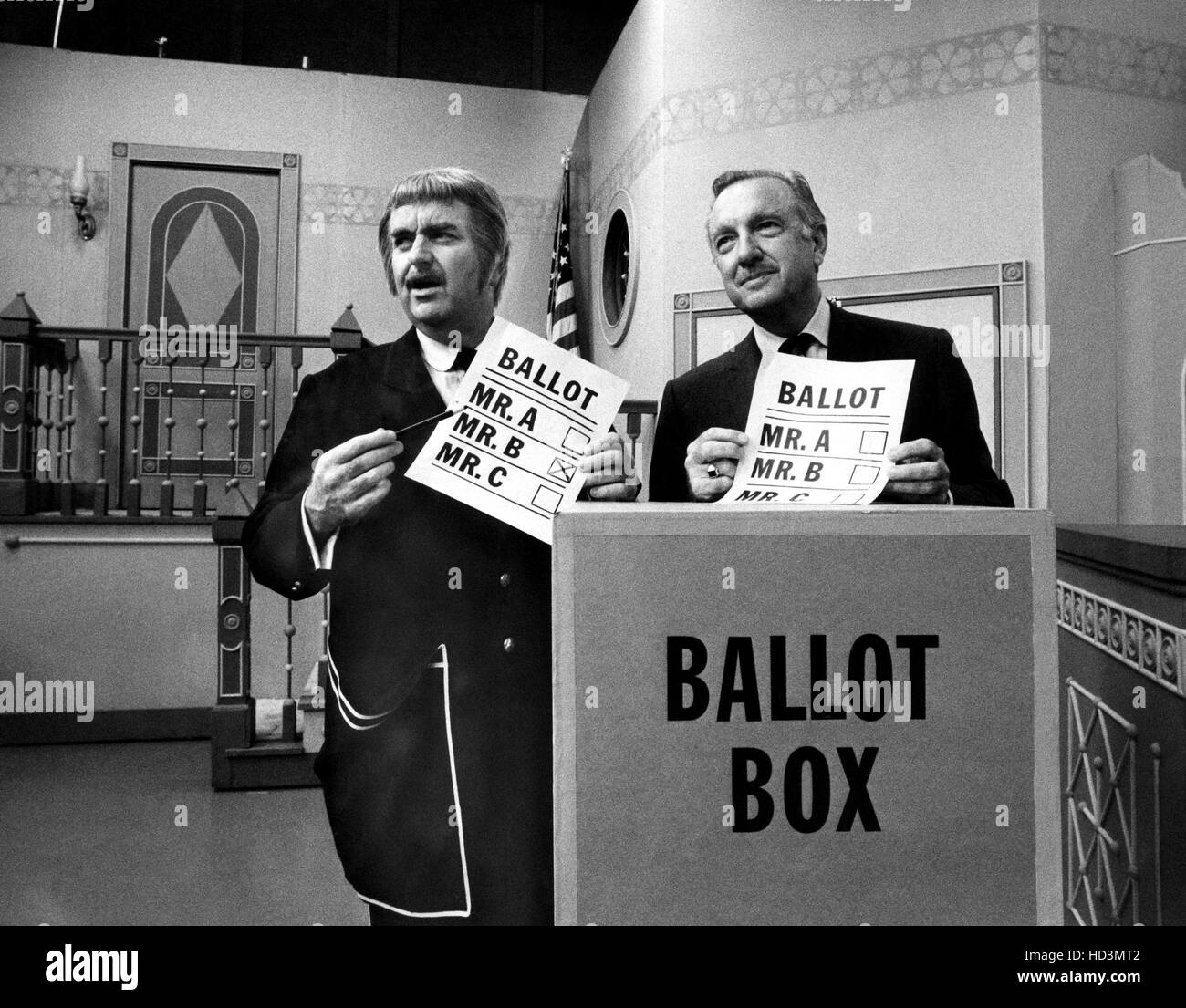 CAPTAIN KANGAROO, Bob Keeshan, Walter Cronkite, (airdate: November 3 ...