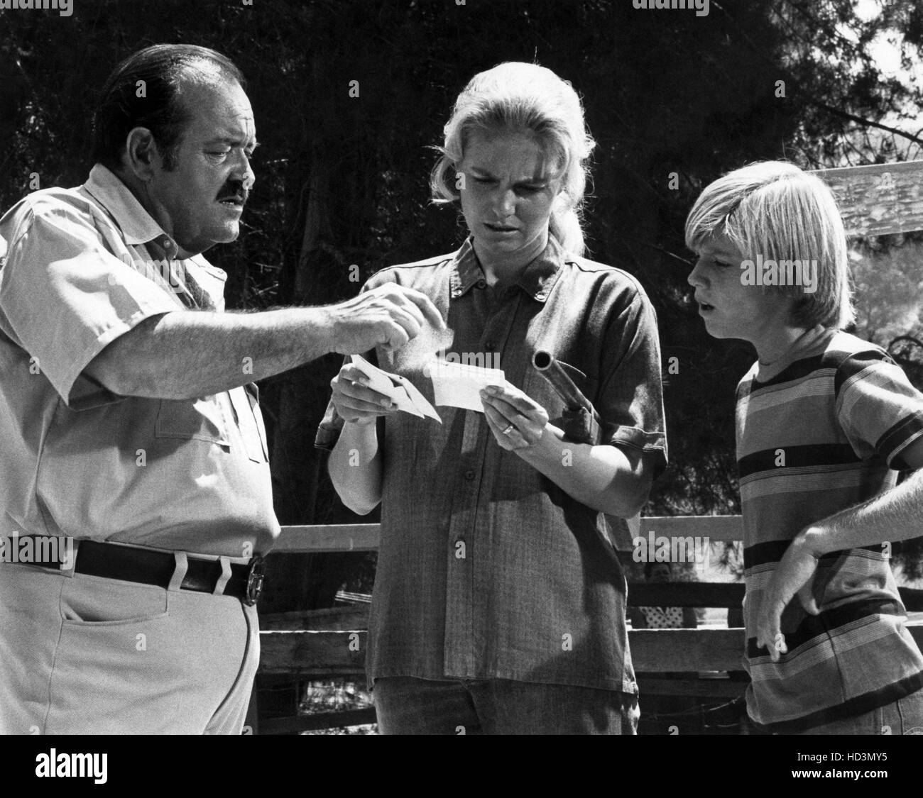 CANNON, from left: William Conrad, Sharon Acker, Vincent Van Patten in ...