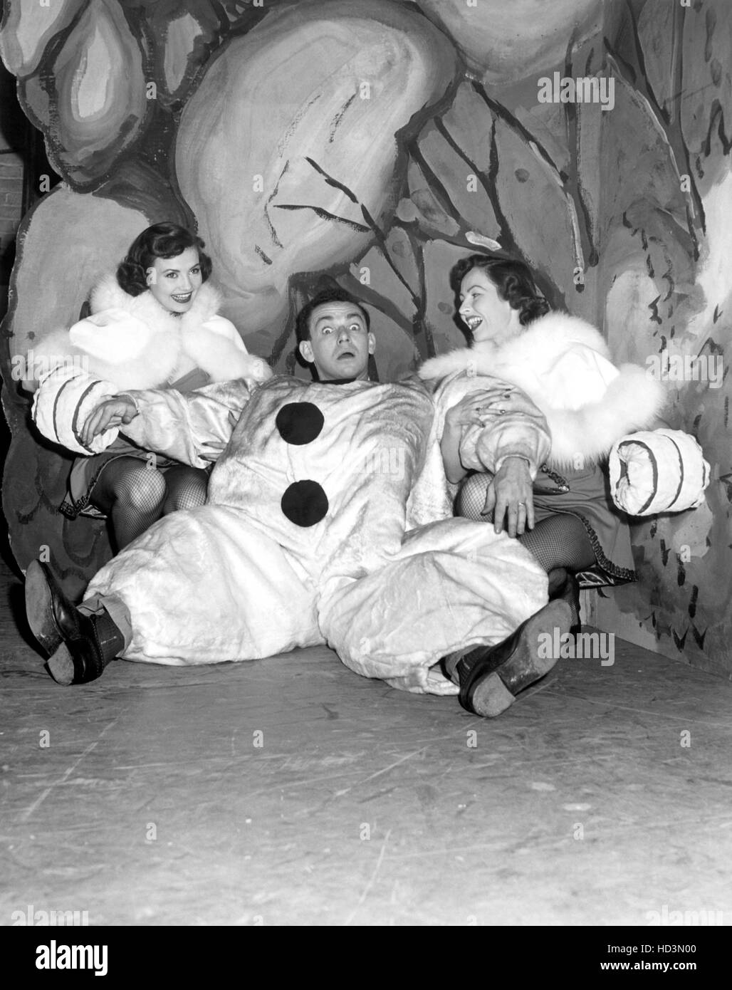 THE JACK CARTER SHOW, Jack Carter (center), 1950-1951 Stock Photo - Alamy