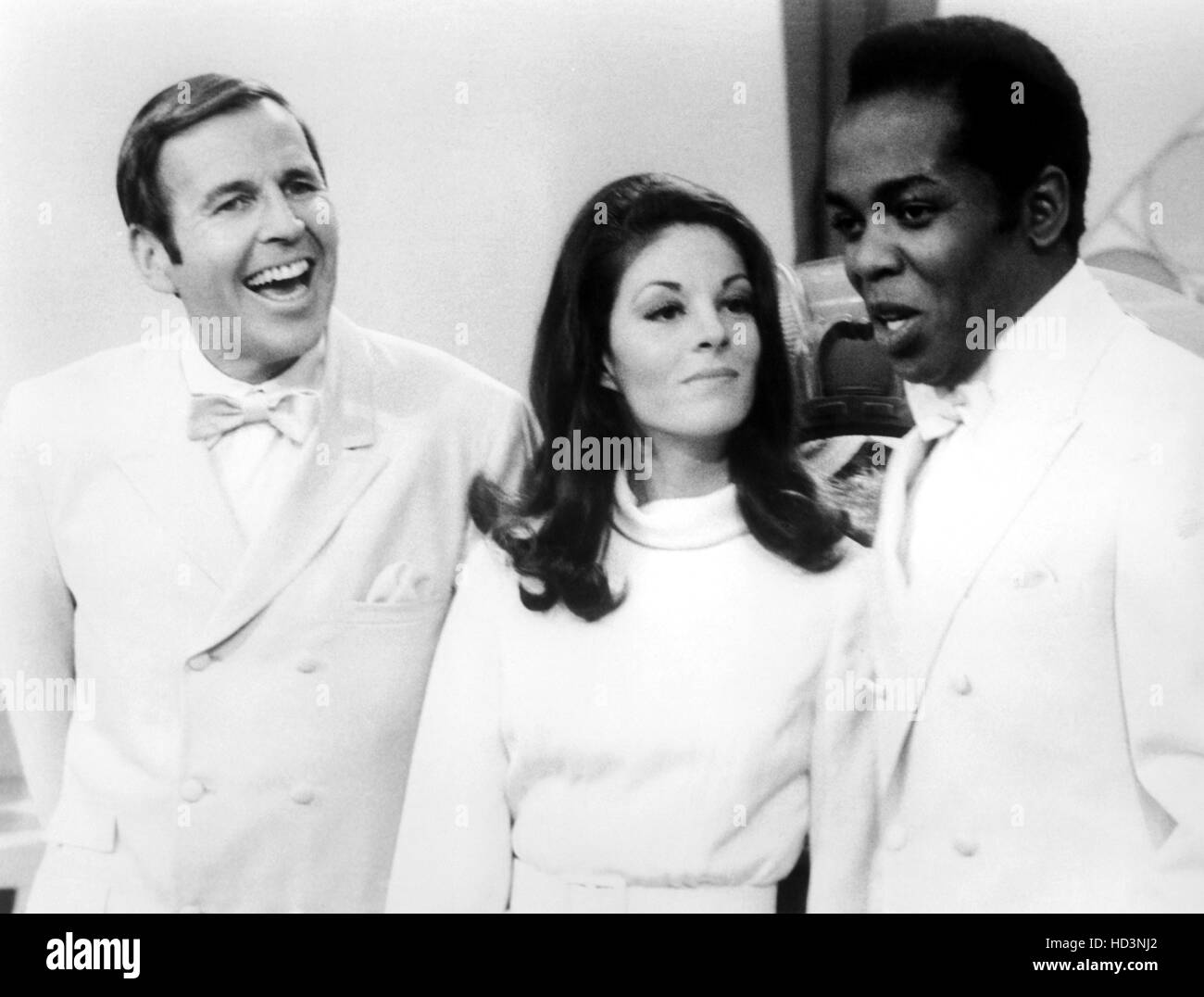 DEAN MARTIN PRESENTS THE GOLDDIGGERS, from left: Paul Lynde, Gail ...