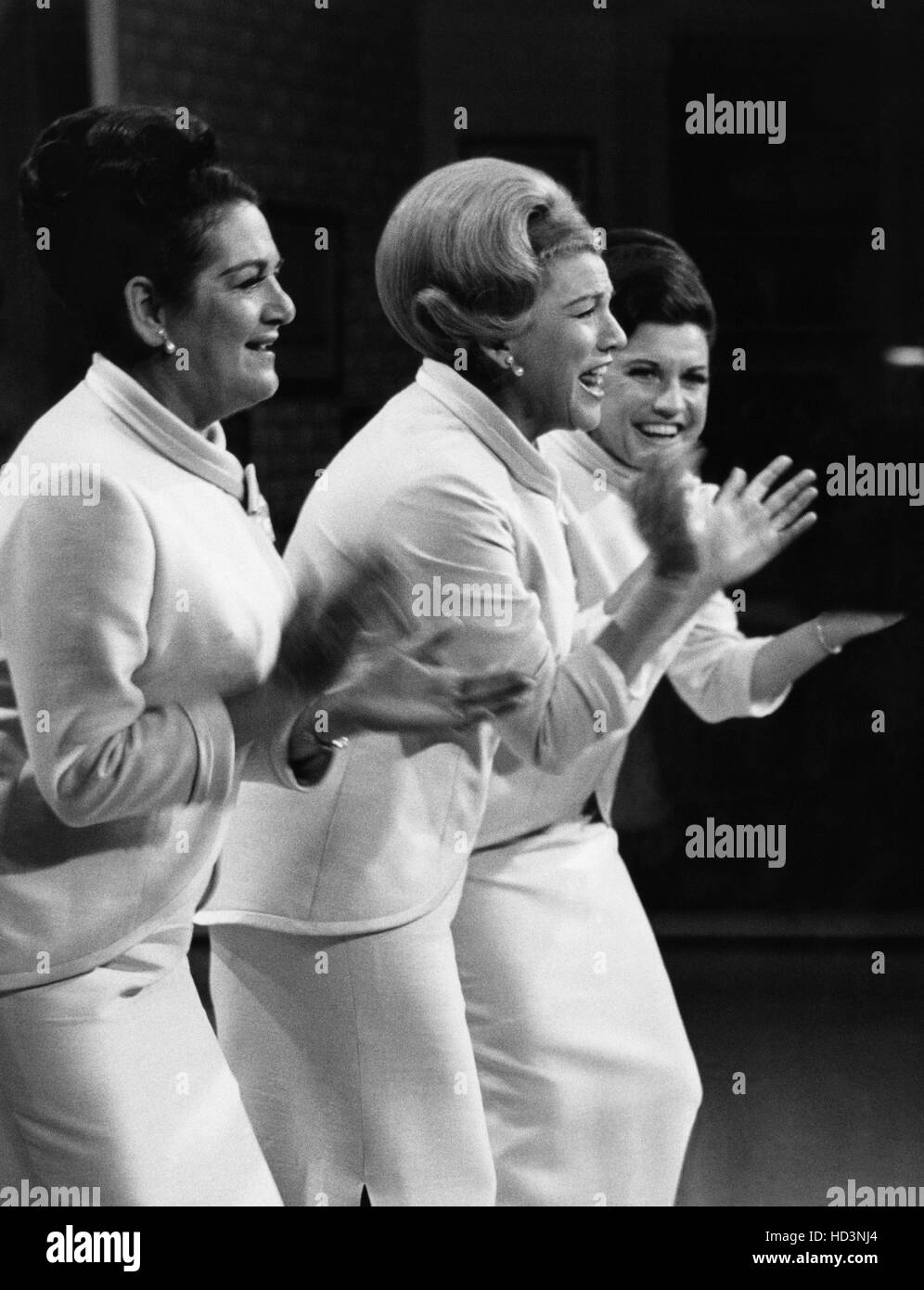 Andrews sisters hi-res stock photography and images - Alamy