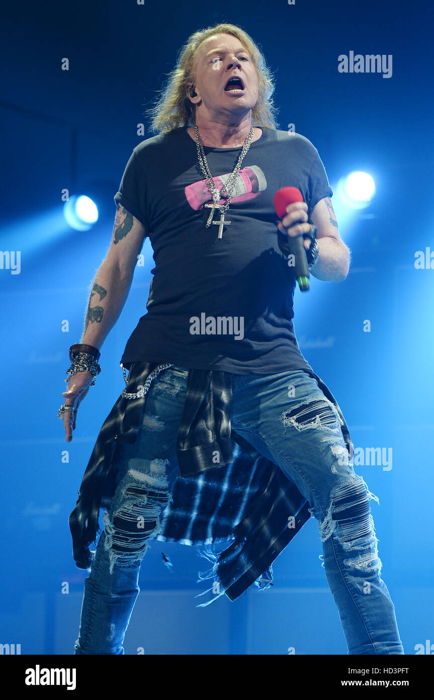 Ac dc in concert hi-res stock photography and images - Alamy