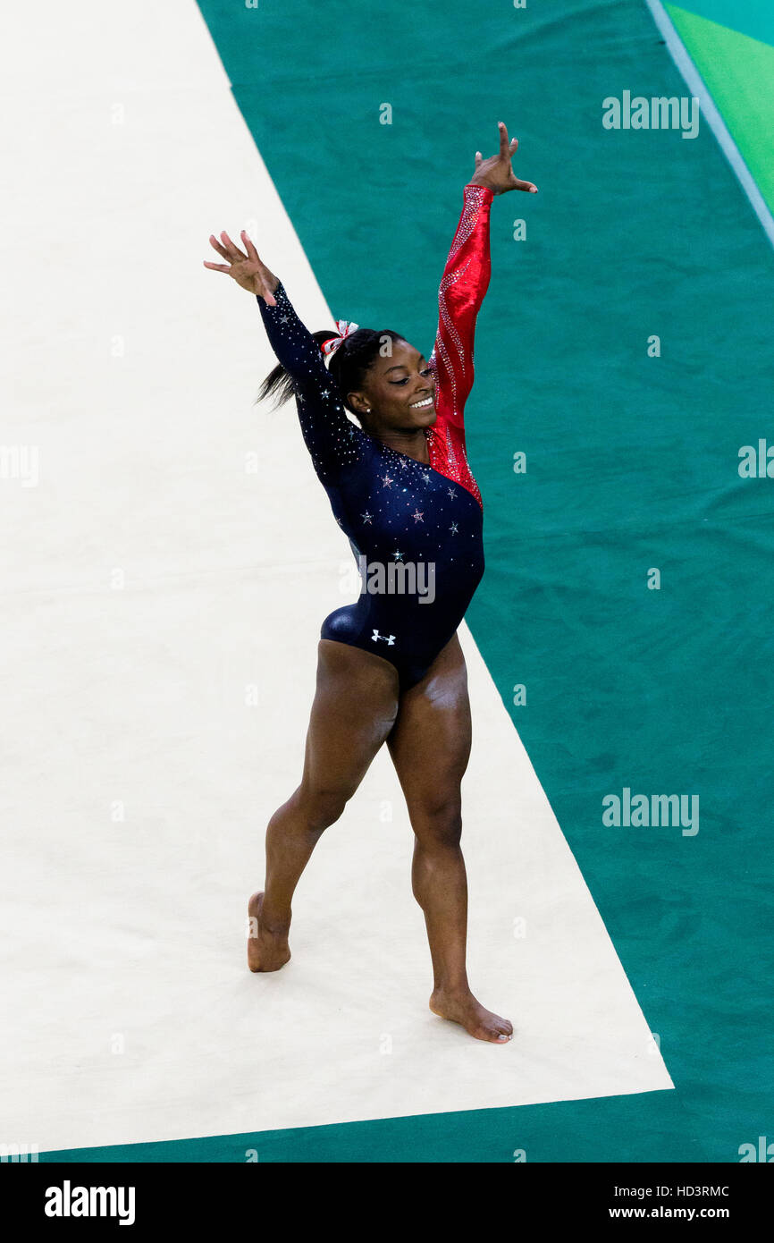 Rio de Janeiro, Brazil. 7 August 2016. Simone Biles (USA) performs the ...