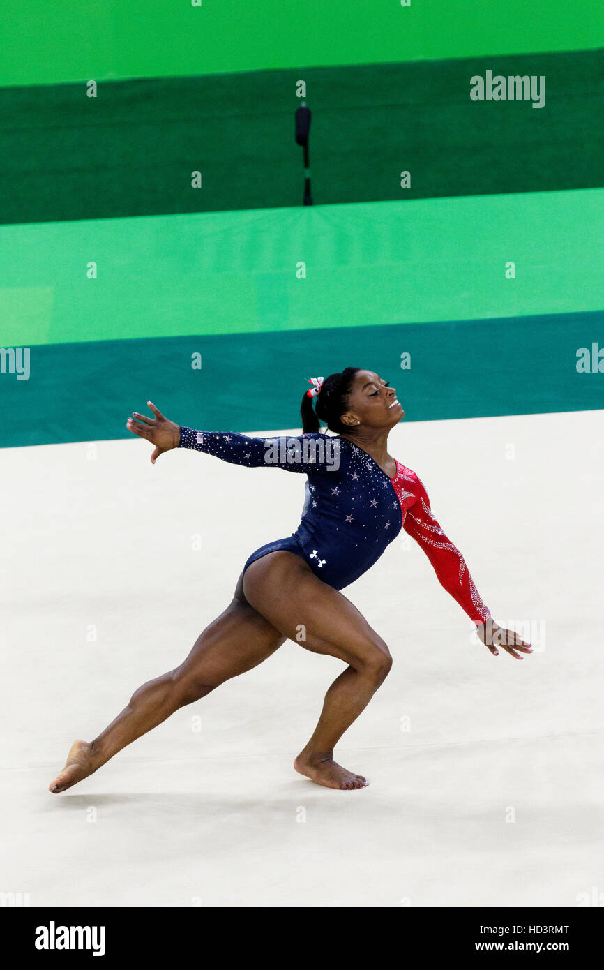 Rio de Janeiro, Brazil. 7 August 2016. Simone Biles (USA) performs the ...