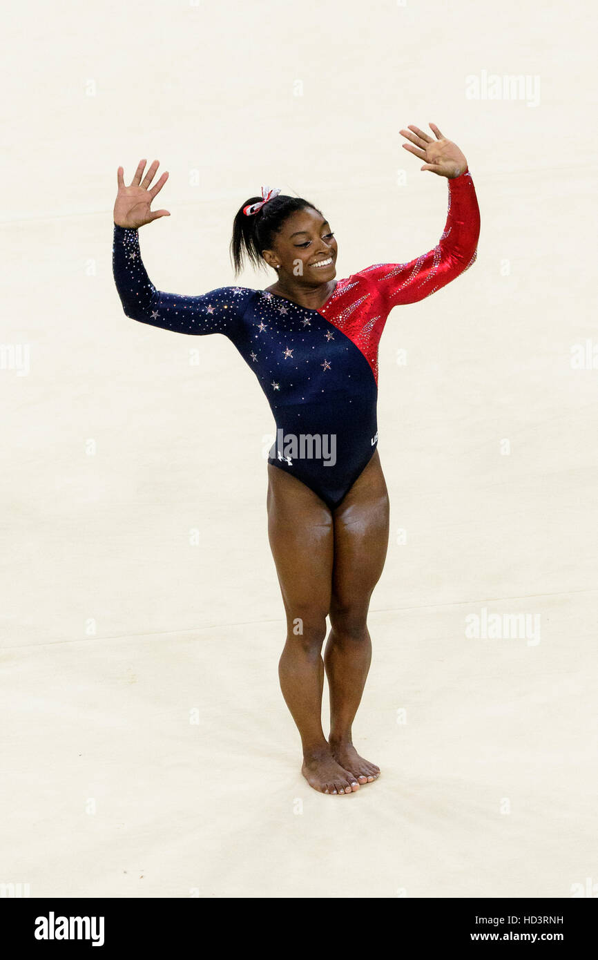 Rio de Janeiro, Brazil. 7 August 2016. Simone Biles (USA) performs the ...
