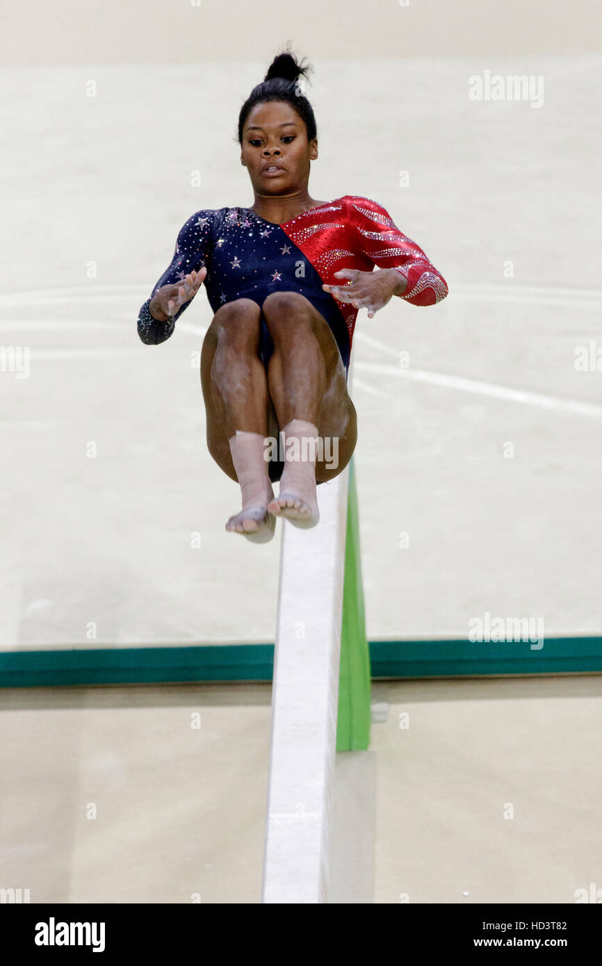 Gabby douglas balance beam hi-res stock photography and images - Alamy