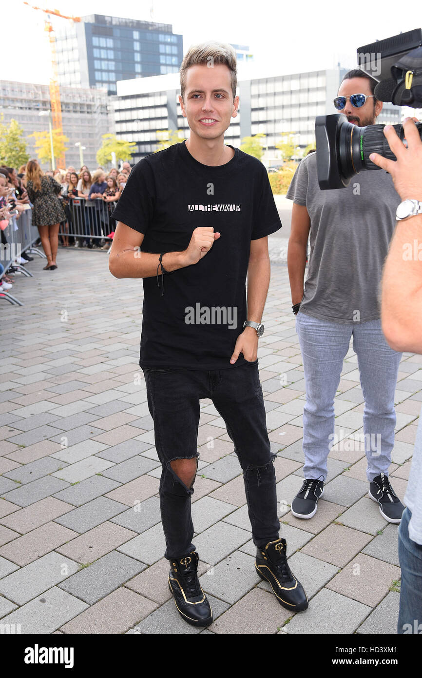 Glossycon - the beauty convention of the year at Mercedes Benz Arena ...