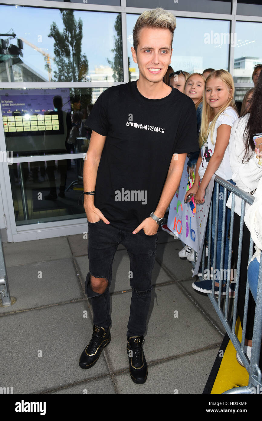 Glossycon - the beauty convention of the year at Mercedes Benz Arena ...