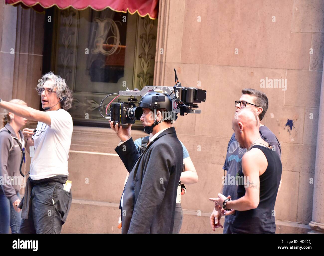 Amanda Seyfried and Clive Owen films scenes for new film 'Anon ...