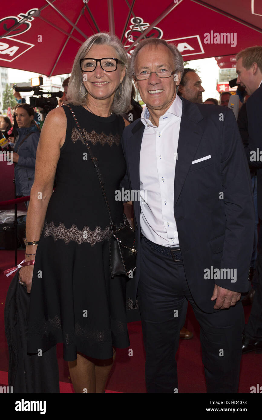 Celebrities attending the "Nacht der Legenden" at Schmidts Tivoli ...