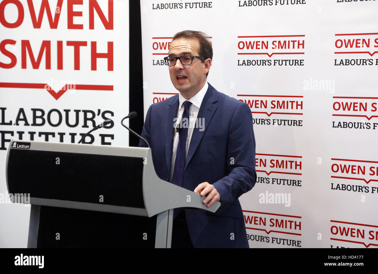 Labour mp for pontypridd and candidate hi-res stock photography and ...