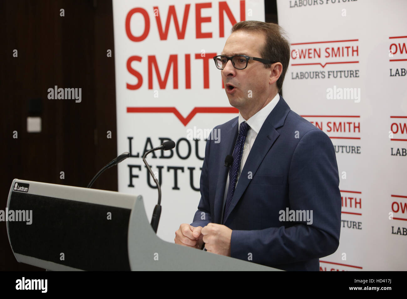 Labour mp for pontypridd and candidate hi-res stock photography and ...