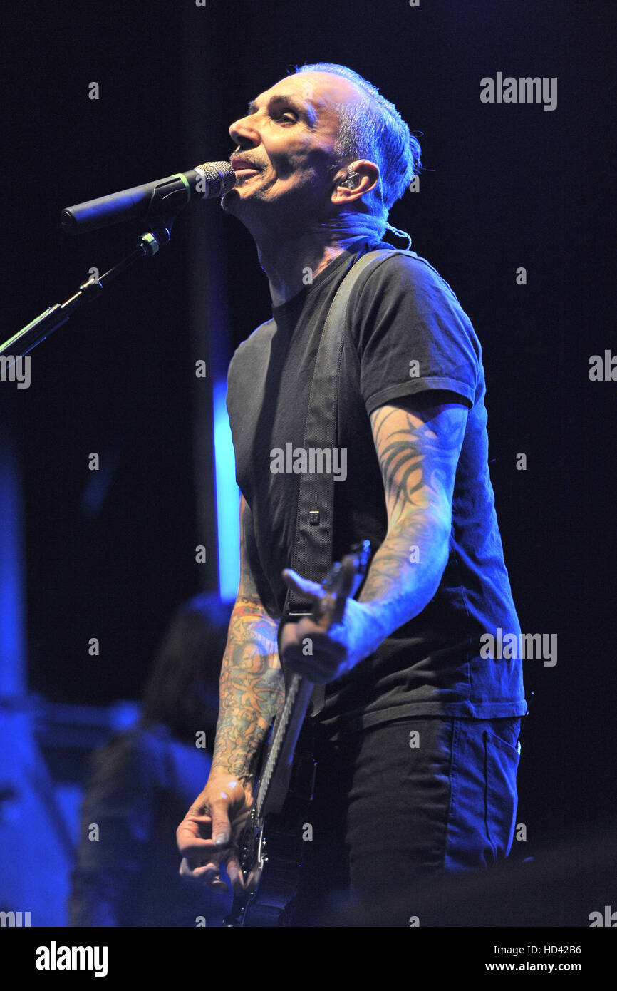 Everclear performs during the Summerland Tour 2016 at Naperville's Last ...