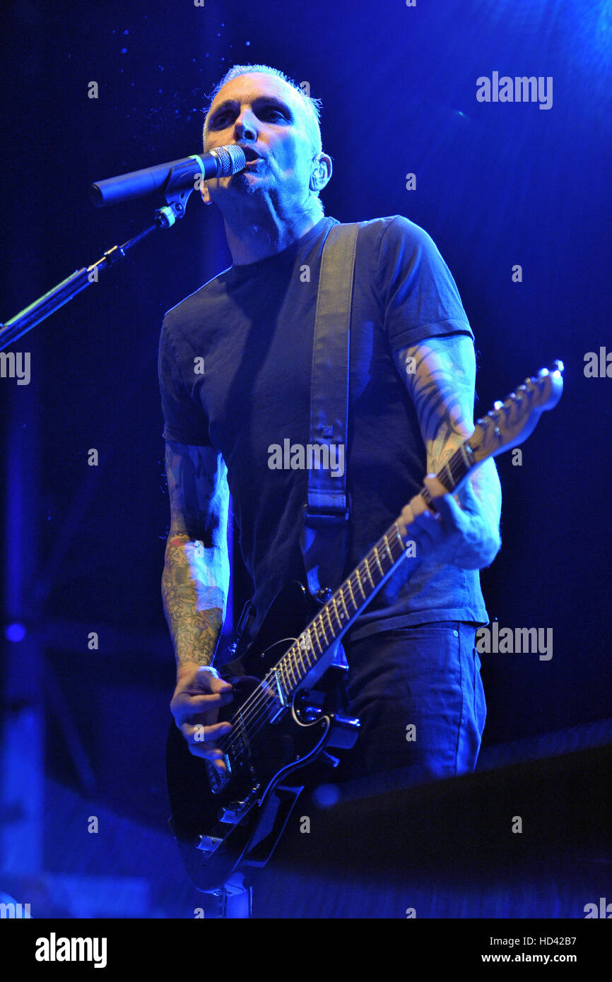 Everclear performs during the Summerland Tour 2016 at Naperville's Last ...