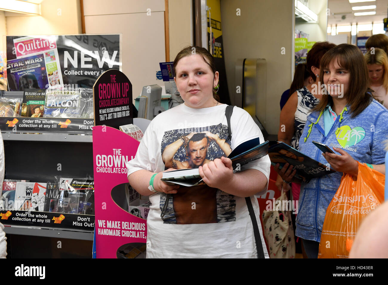 Peter Andre signs copies of his latest book 'Between Us' at WHSmith ...
