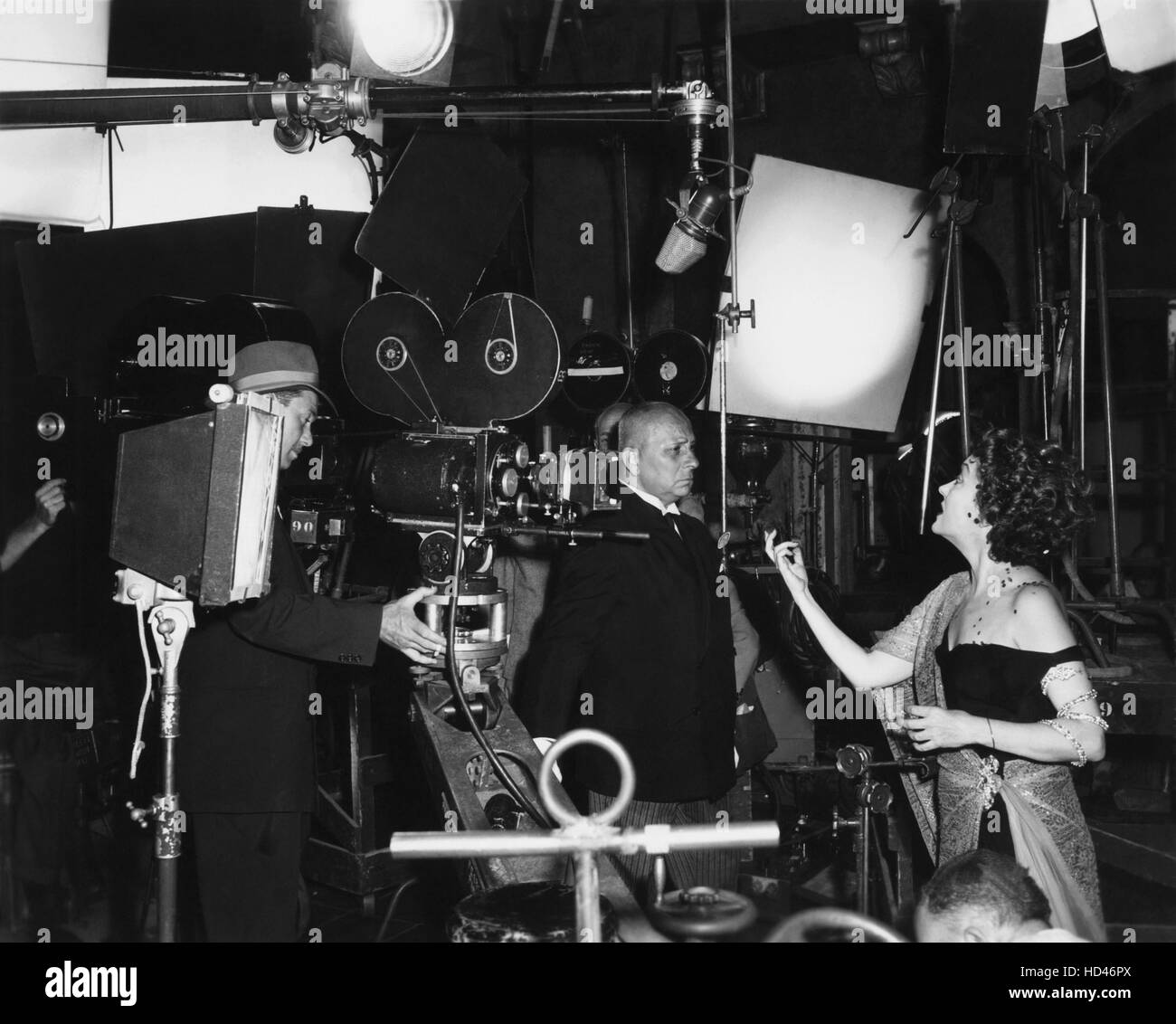 SUNSET BOULEVARD, from left: cinematographer John F. Seitz (hat), Erich ...