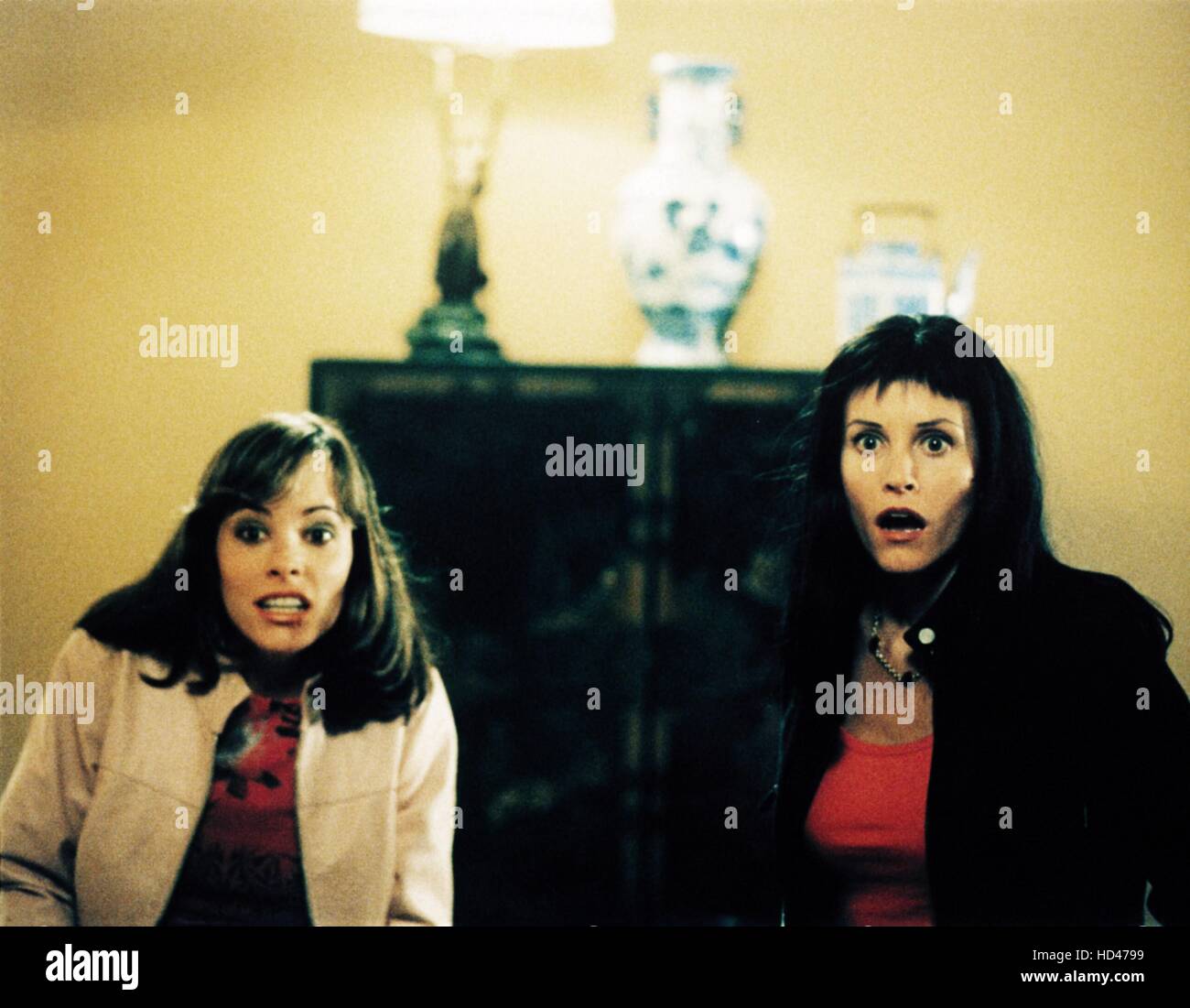 SCREAM 3, from left: Parker Posey, Courteney Cox, 2000, © Dimension ...