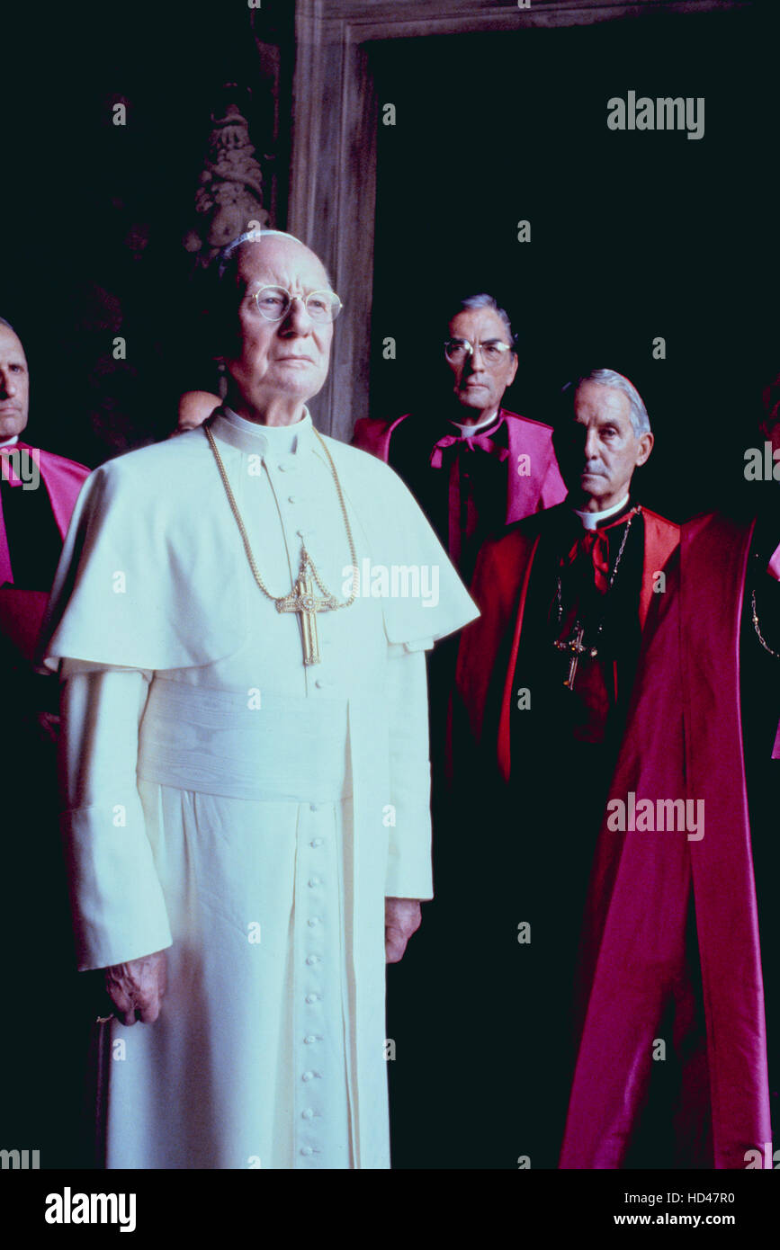 THE SCARLET AND THE BLACK, John Gielgud (left), Gregory Peck (rear ...