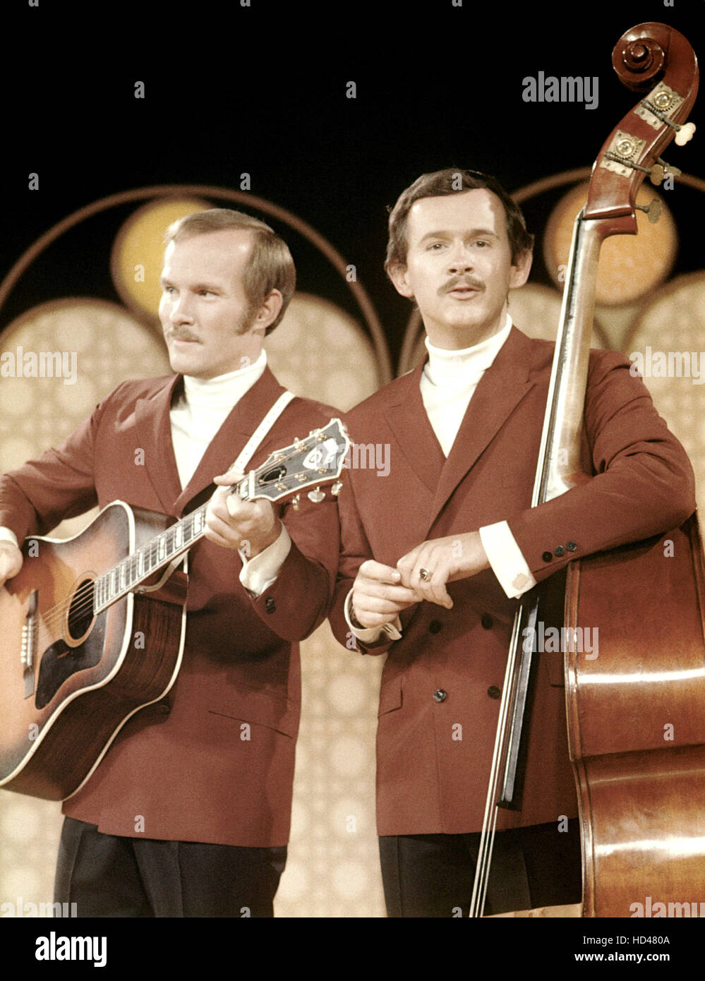 THE SMOTHERS BROTHERS COMEDY HOUR, Tom Smothers, Dick Smothers, 1967 ...