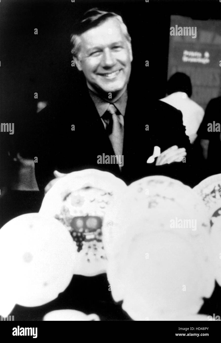 ANTIQUES ROADSHOW, host Chris Jussel, 1997-. © PBS / Courtesy: Everett ...