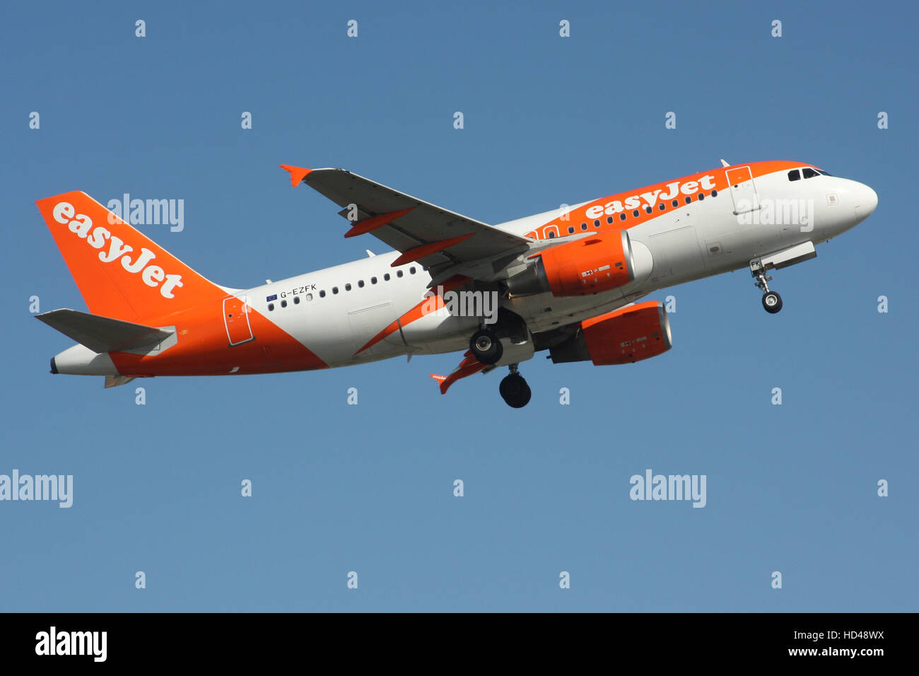 Easyjet plane blue skies hi-res stock photography and images - Alamy