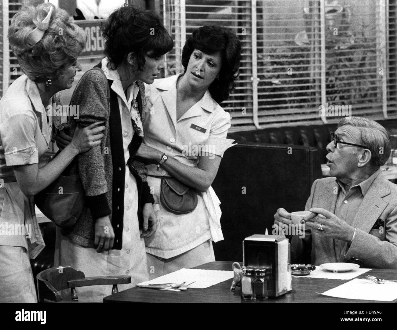 ALICE, 'Oh! George Burns' (Season 2), Polly Holliday, Beth Howland ...