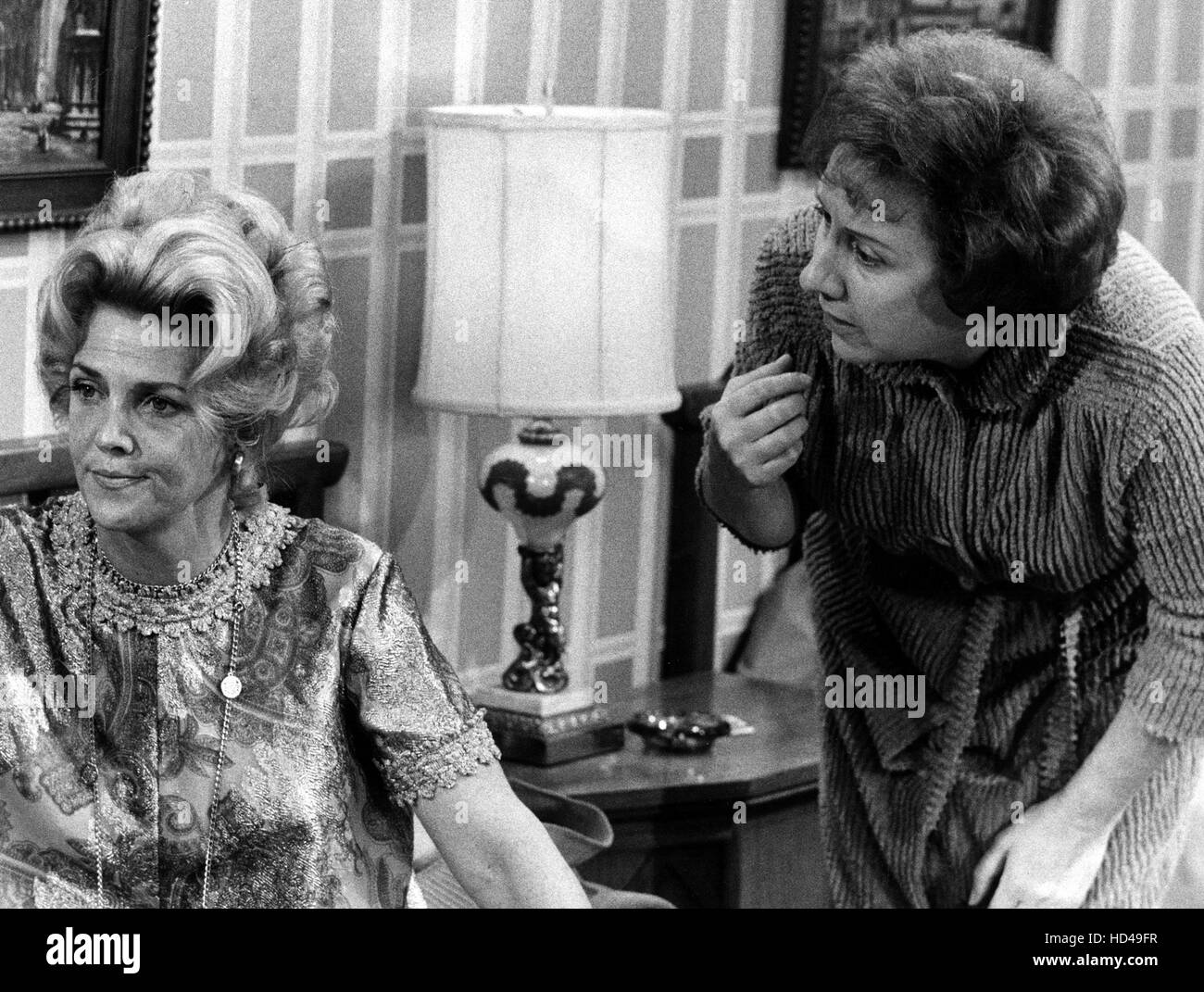 ALL IN THE FAMILY, Doris Singleton, Jean Stapleton, Yr.1, Aired 06/08 ...