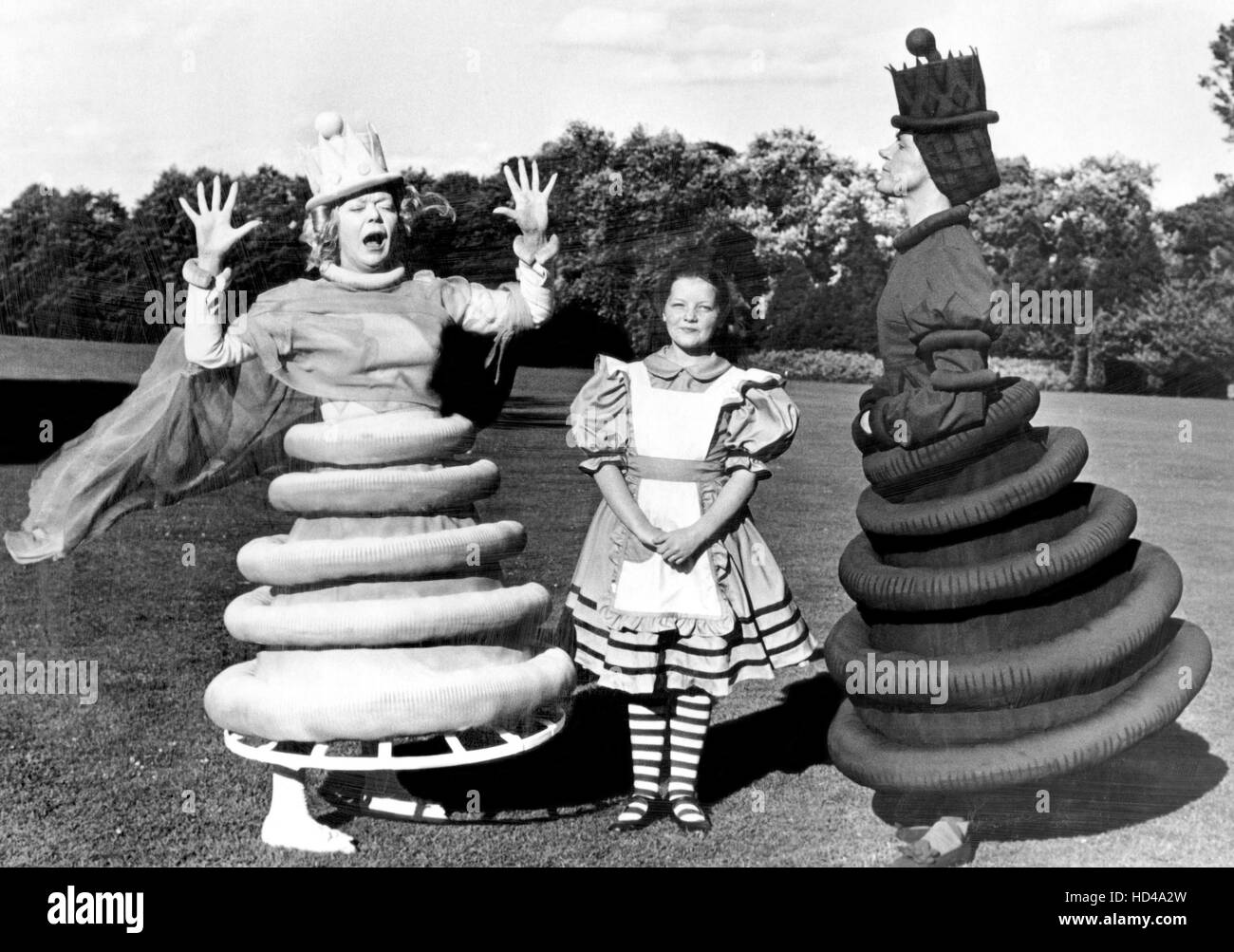 ALICE THROUGH THE LOOKING GLASS, Brenda Bruce, Sarah Sutton, Judy ...