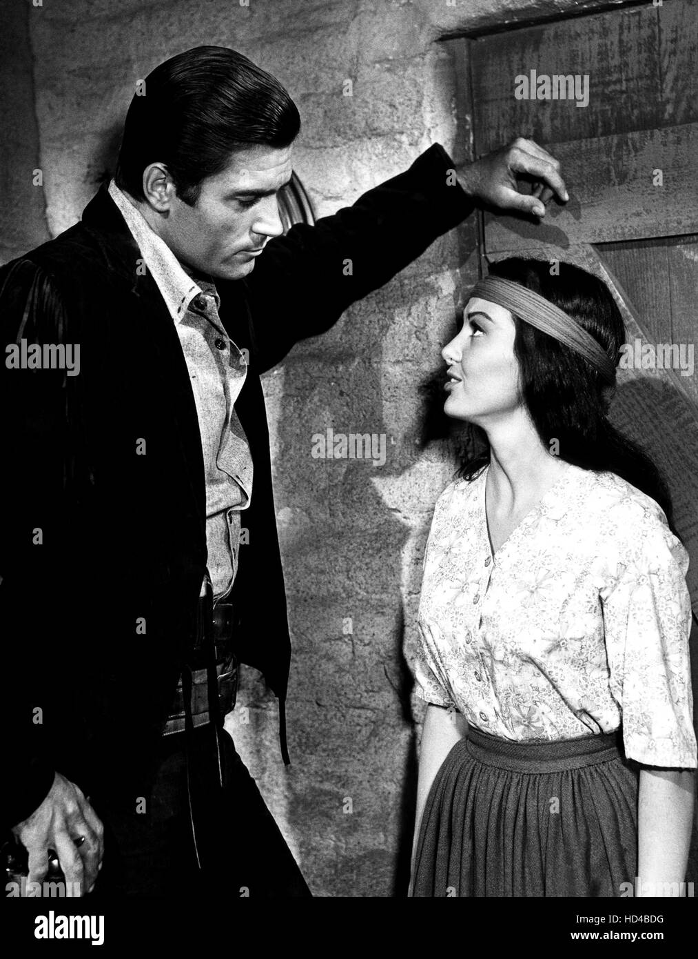 CHEYENNE, Clint Walker, Sonya Wilde in 'Two Trails To Santa Fe' (aired ...