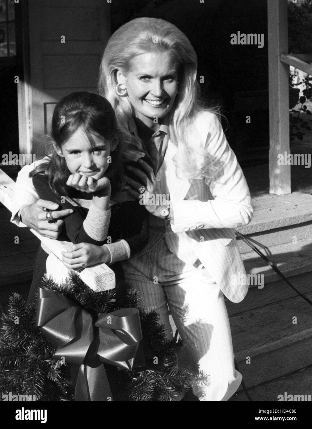 A COUNTRY CHRISTMAS, Lynn Anderson with daughter Lisa Sutton Stream ...