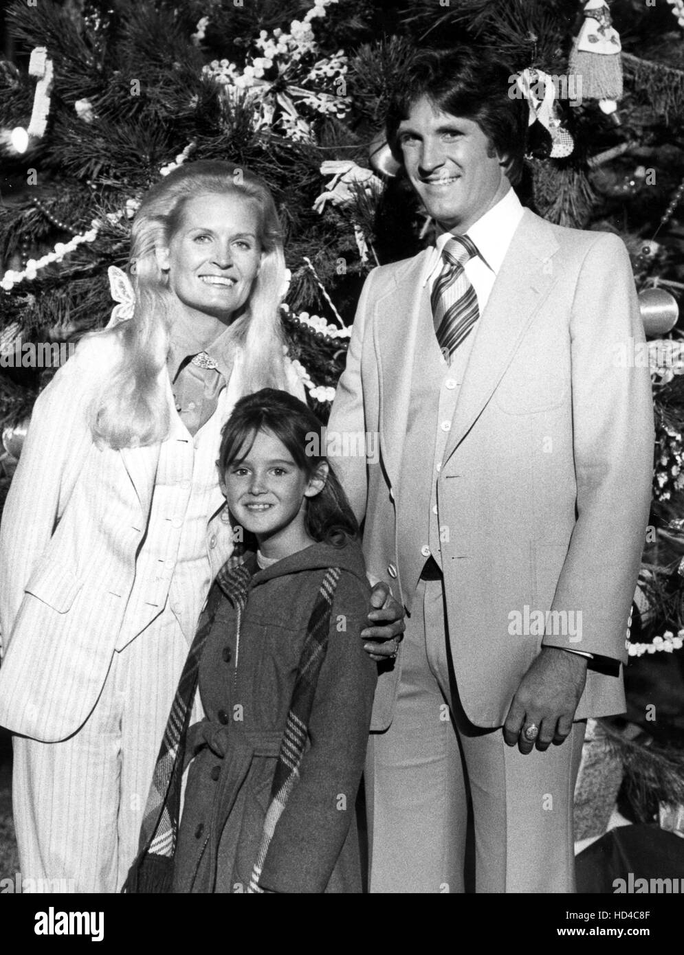 A COUNTRY CHRISTMAS, Lynn Anderson with daughter Lisa Sutton Stream and ...