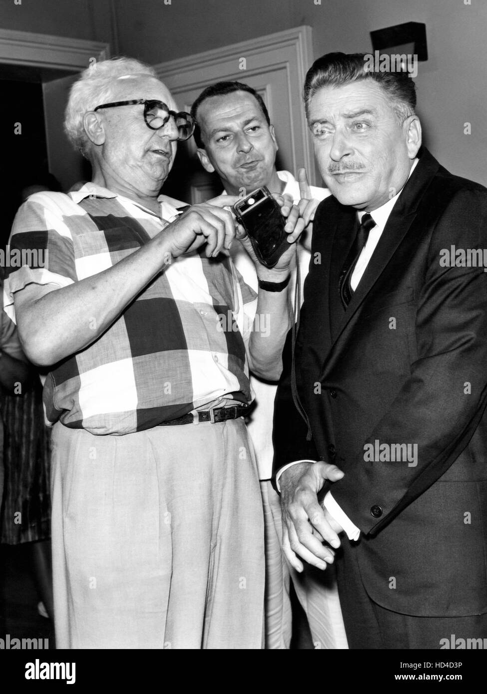 FATHER OF THE BRIDE, cameraman Hal Mohr, director Fletcher Markle, Leon ...