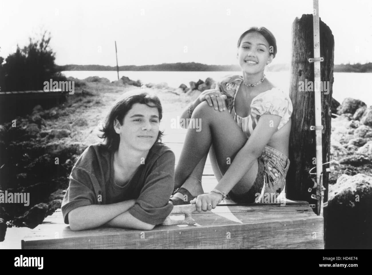 FLIPPER : THE NEW ADVENTURES, (from left): Peyton Haas, Jessica Alba ...