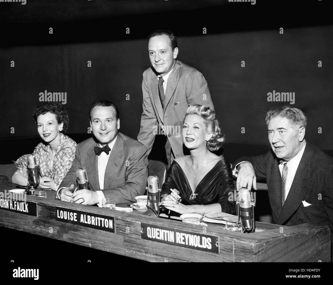 IT'S NEWS TO ME, Anna Lee, John H. Faulk, moderator John Daly, Louise ...