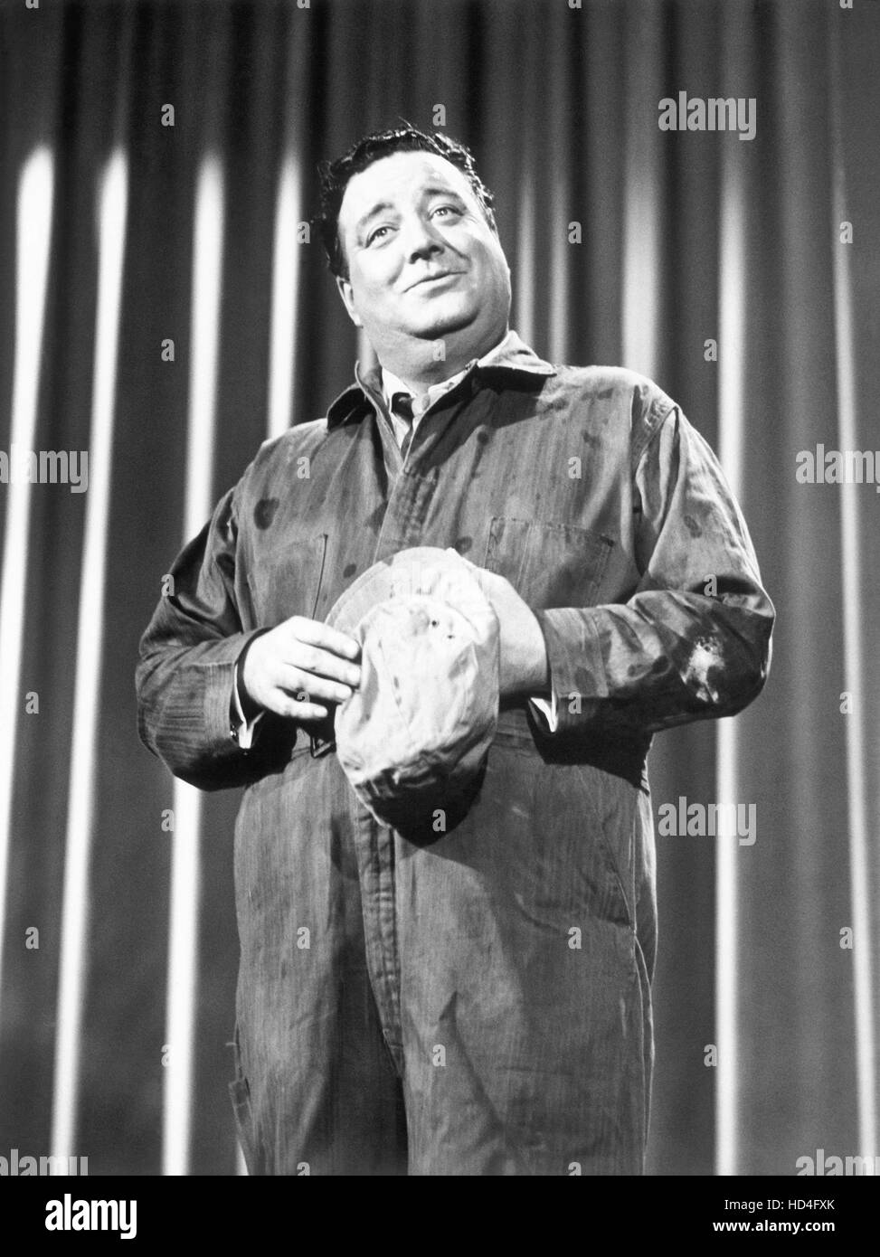 THE JACKIE GLEASON SHOW, Jackie Gleason as Rudy the Repairman, 1952 ...