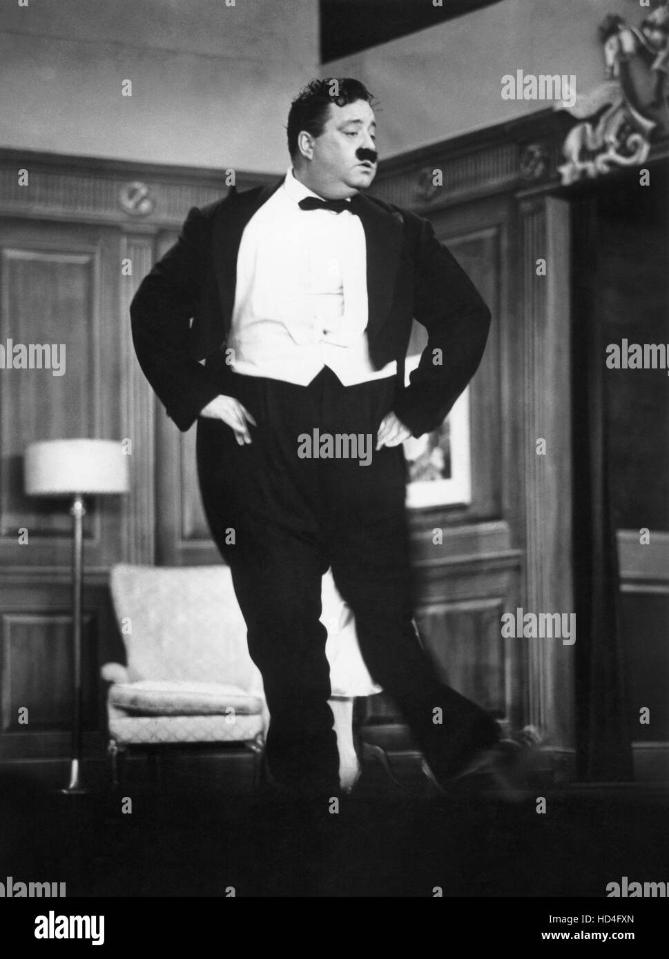 THE JACKIE GLEASON SHOW, Jackie Gleason as Reginald Van Gleason III ...