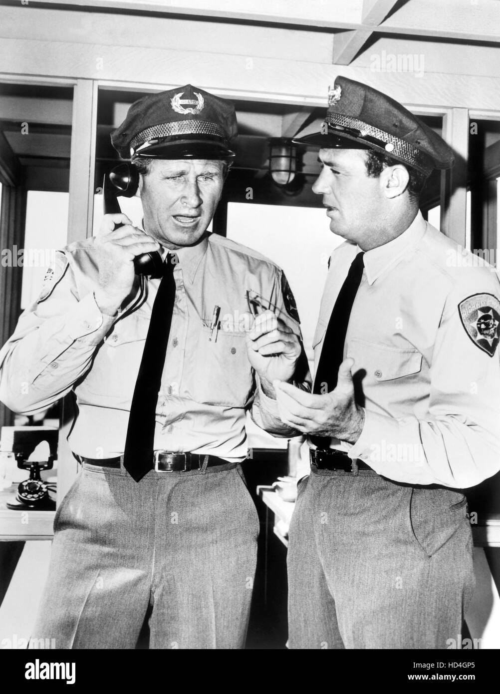 THE LLOYD BRIDGES SHOW, (from left): Lloyd Bridges, Jerry Paris ...