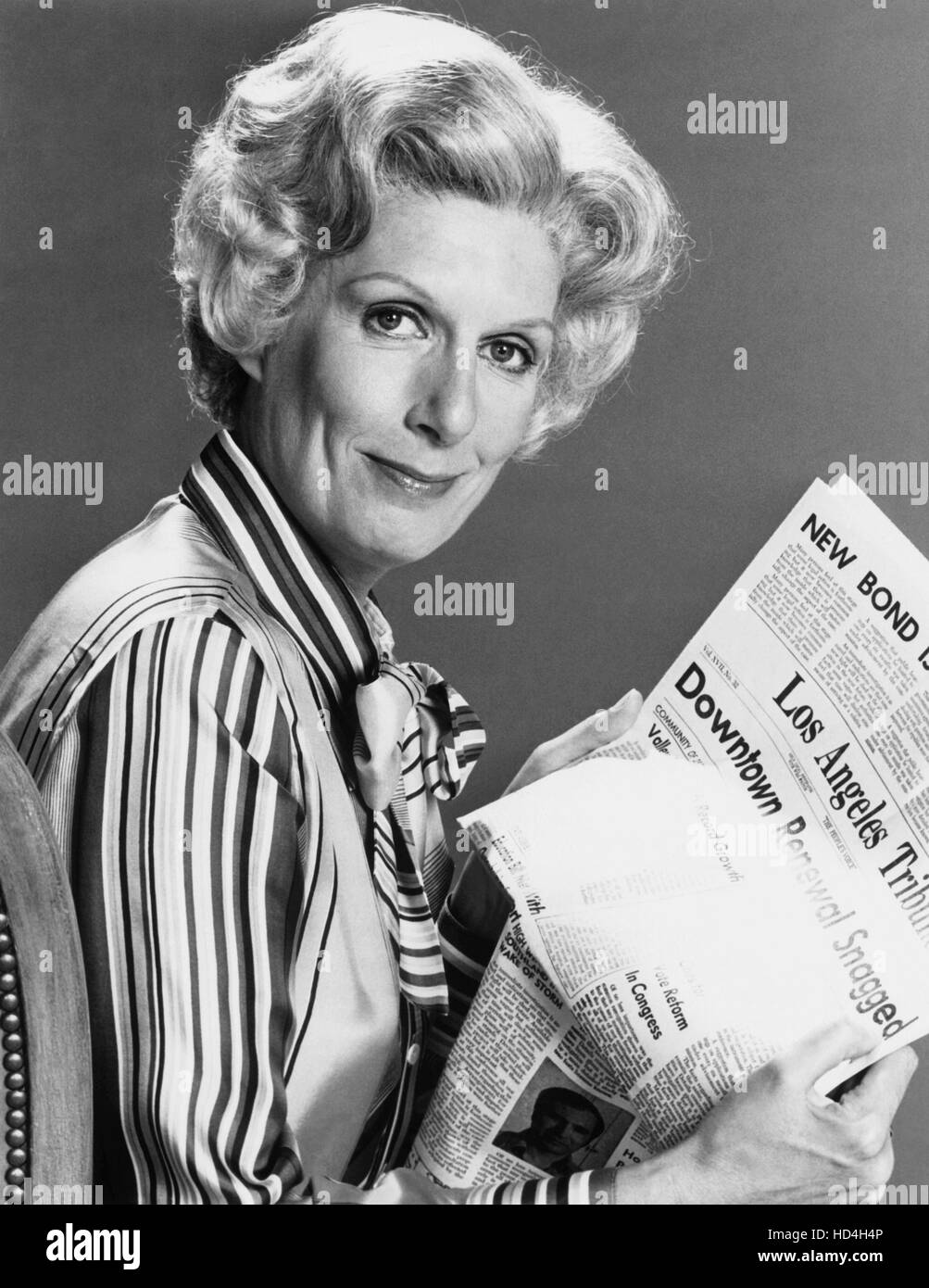 LOU GRANT, Nancy Marchand, 1977-82 Stock Photo - Alamy