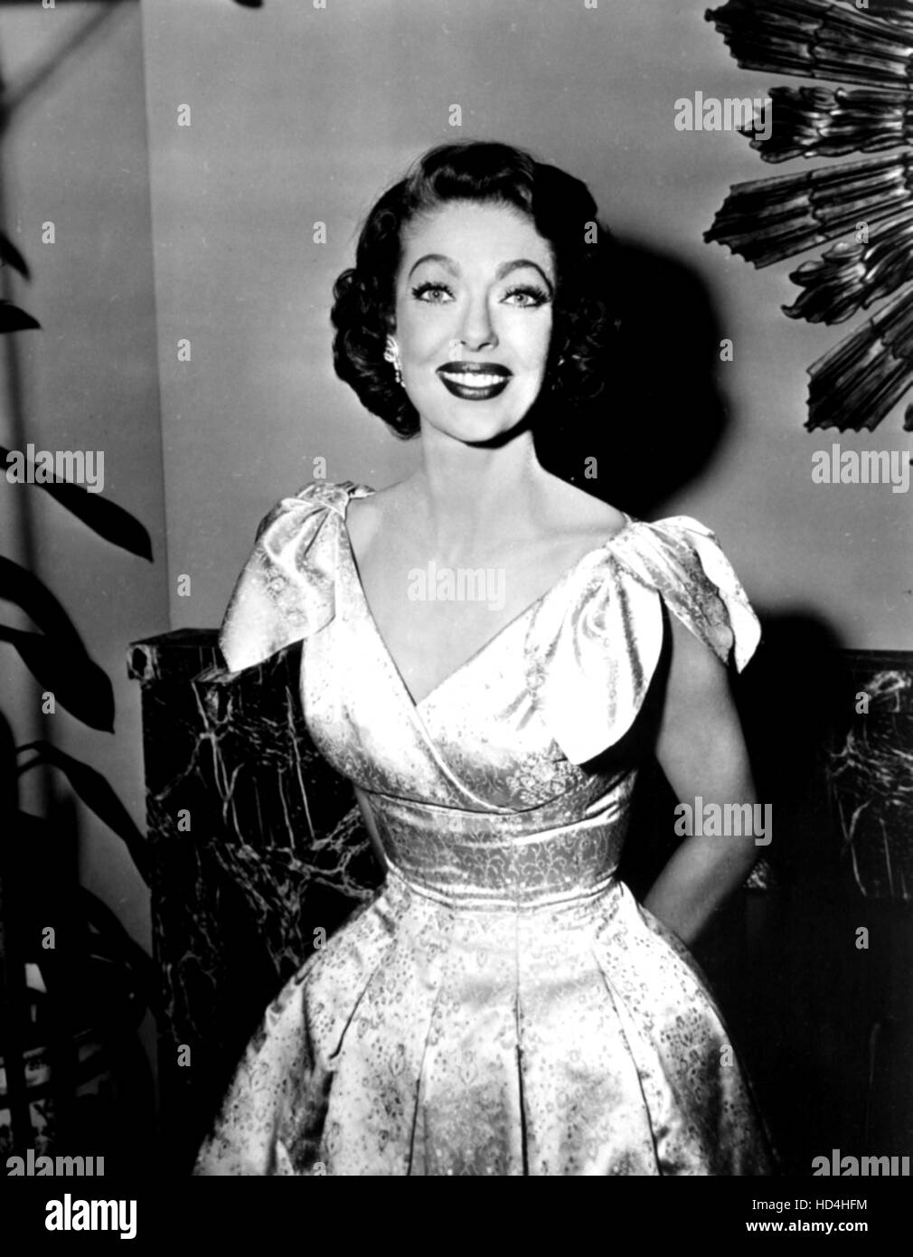 THE LORETTA YOUNG SHOW, Loretta Young, 1953-61 Stock Photo - Alamy