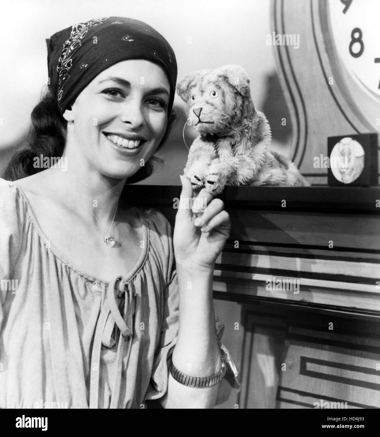 MR. ROGERS' NEIGHBORHOOD, Betty Aberlin and Daniel the striped tiger ...