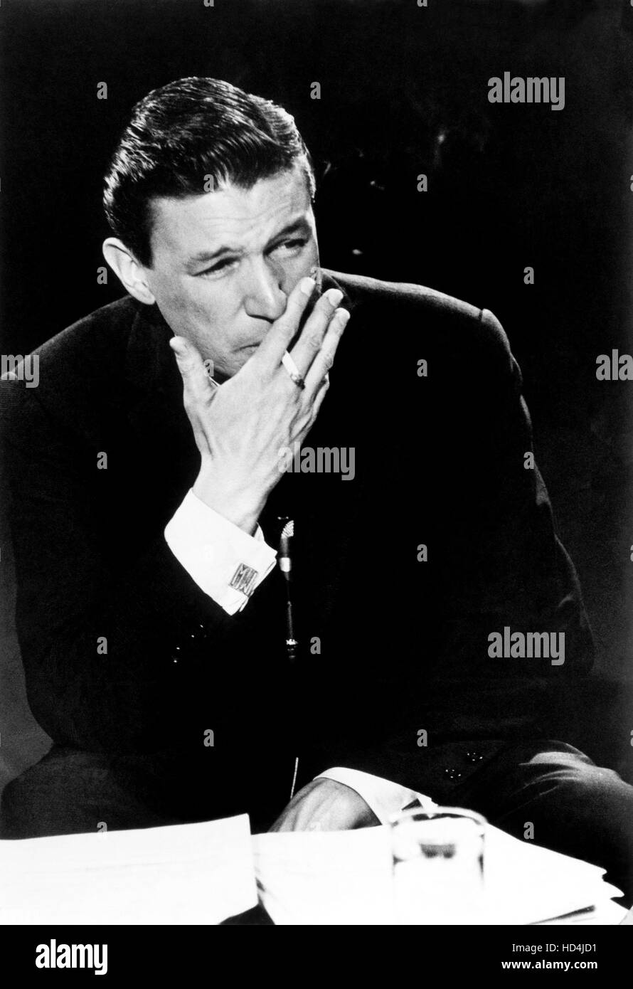 THE MIKE WALLACE INTERVIEW, Mike Wallace, 1957-1958 Stock Photo - Alamy