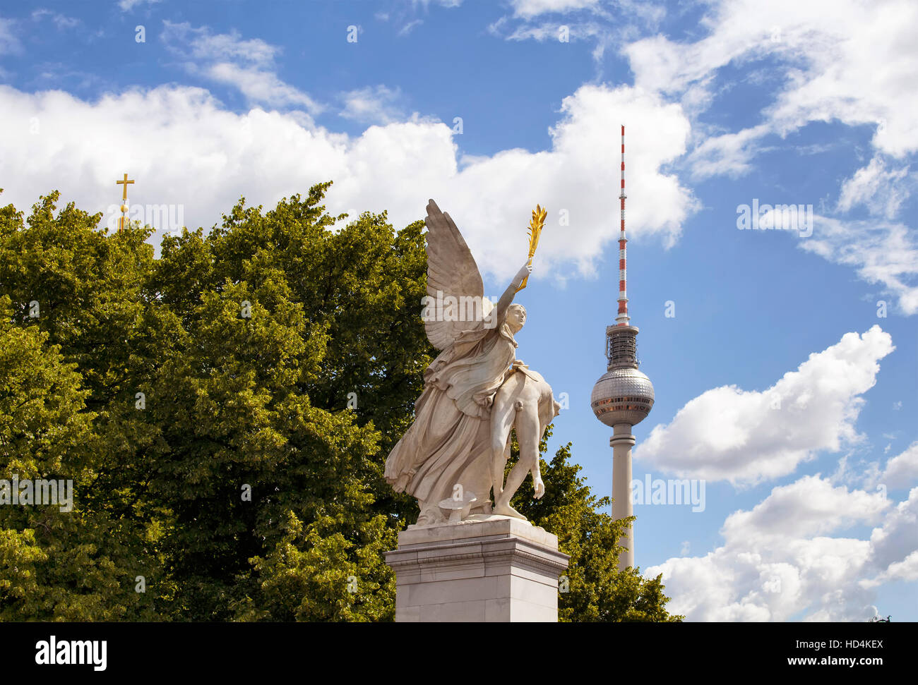 Winged sculpture of woman hi-res stock photography and images - Alamy