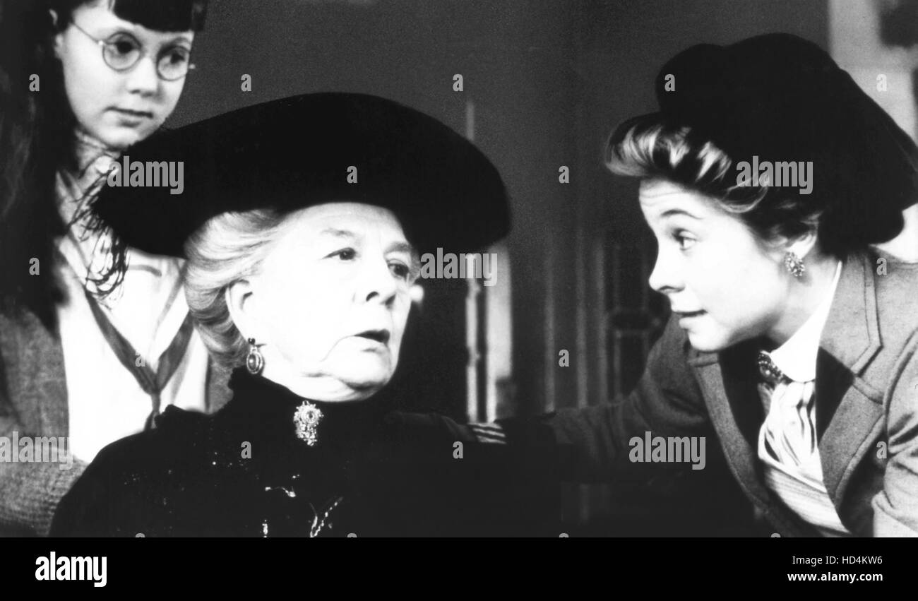 ANNE OF AVOLEA, (aka ANNE OF GREEN GABLES: THE SEQUEL), from left ...
