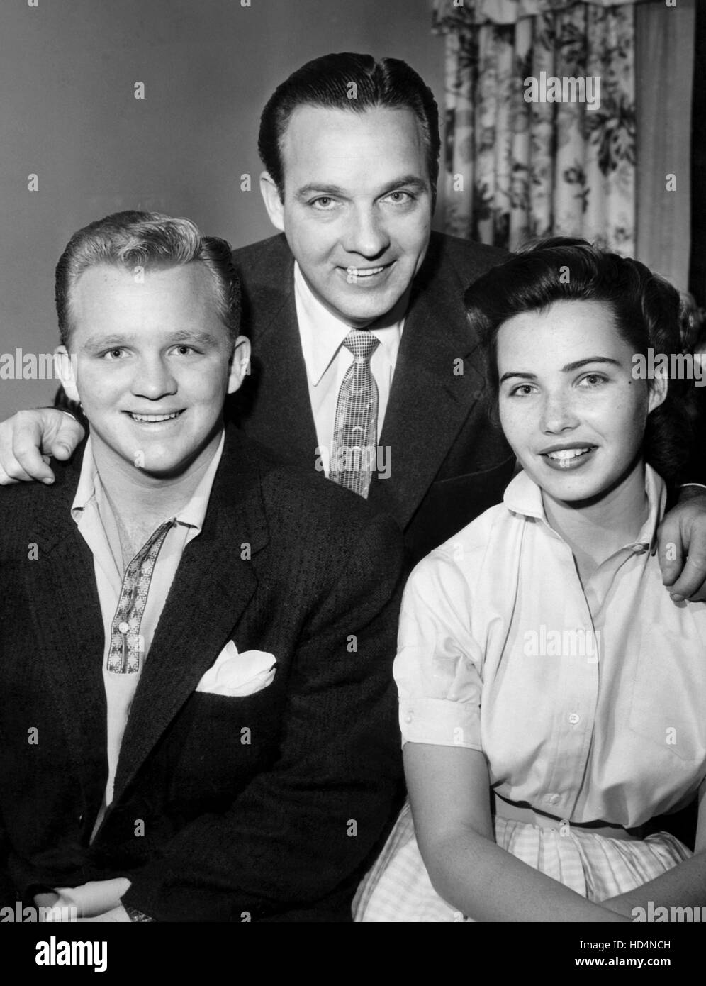 THE BOB CROSBY SHOW, Gary Crosby (l.), Bob Crosby (center), Cathy ...