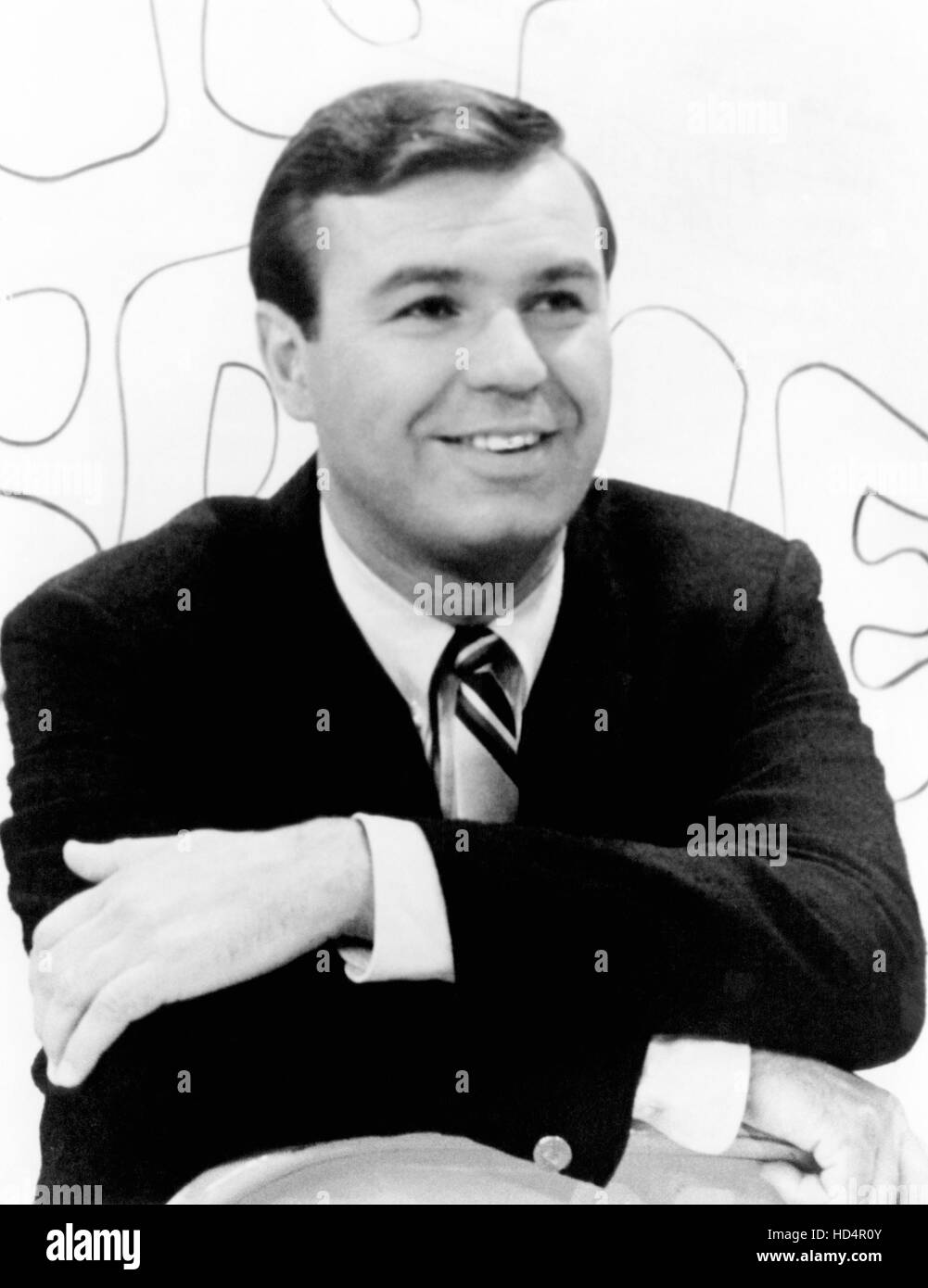 THE DATING GAME, host Jim Lange (1965), 1965-86 Stock Photo - Alamy