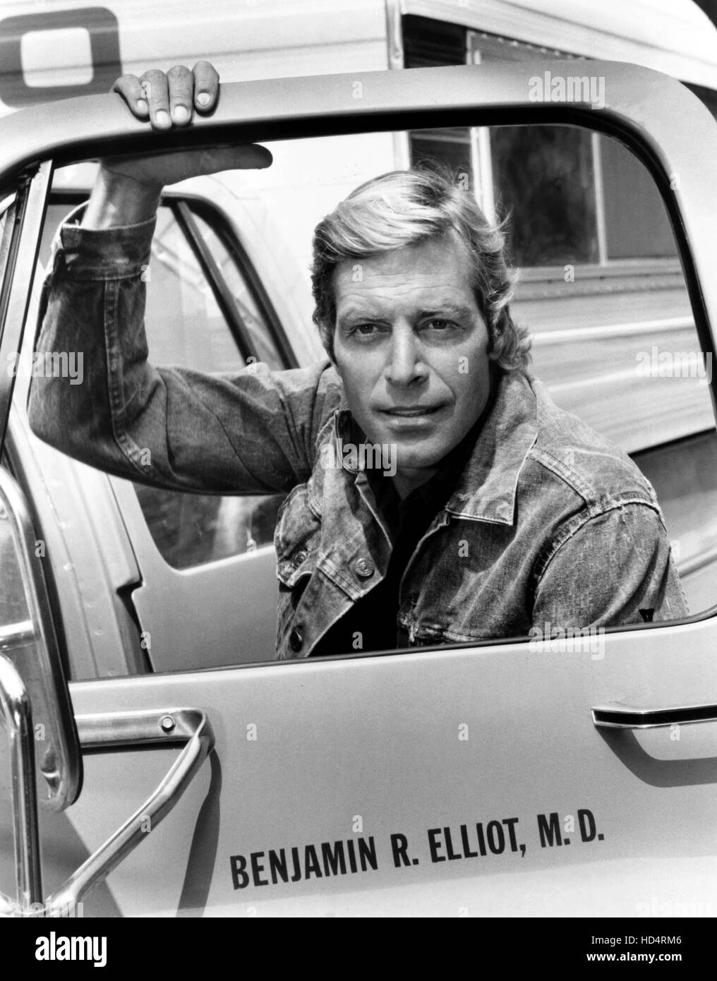 DOC ELLIOT, James Franciscus, 1973-74 (1973 photo Stock Photo - Alamy